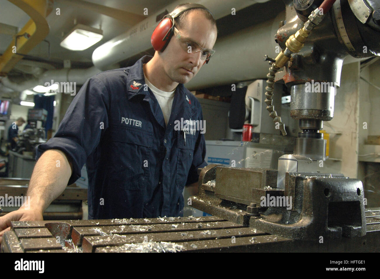 070228-N-6274T-005 SOUTH CHINA SEA (Feb. 28, 2007) - Machinery ...