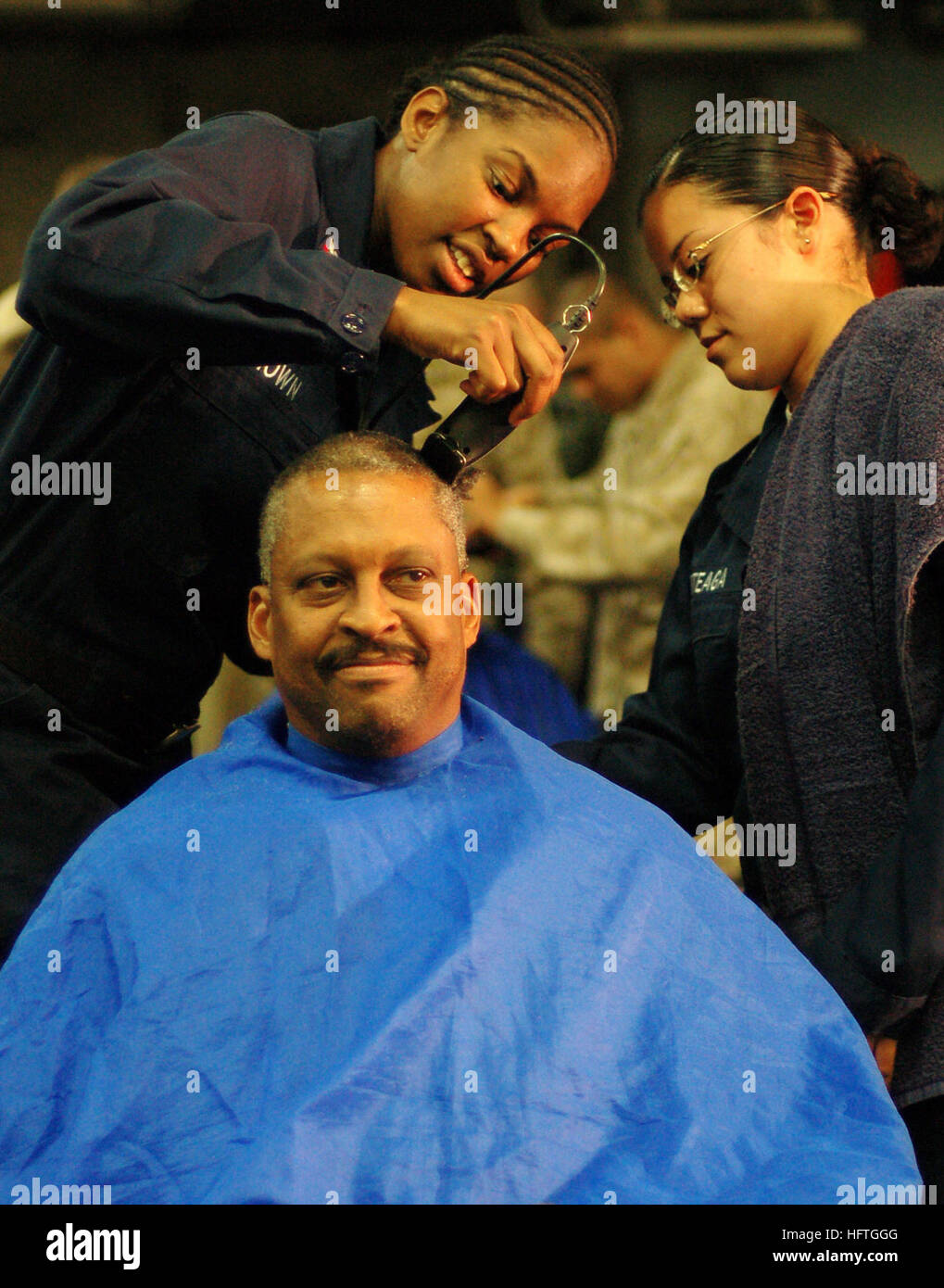070302-N-9689V-001 PERSIAN GULF (March 2, 2007) - Commanding Officer ...