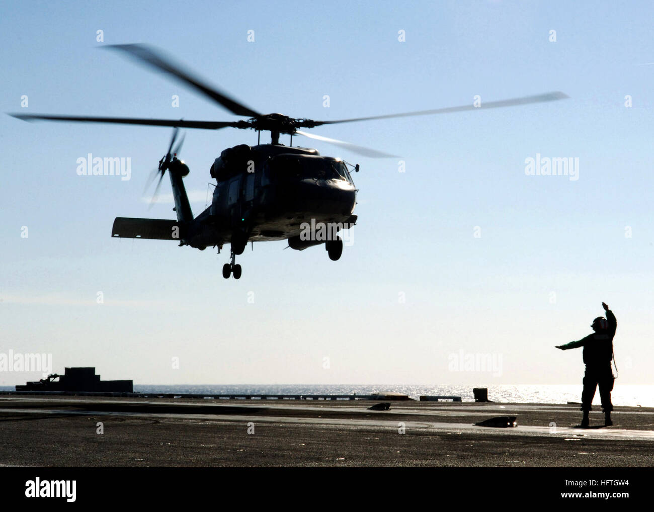 Underway seahawk helicopter landing hi-res stock photography and images ...