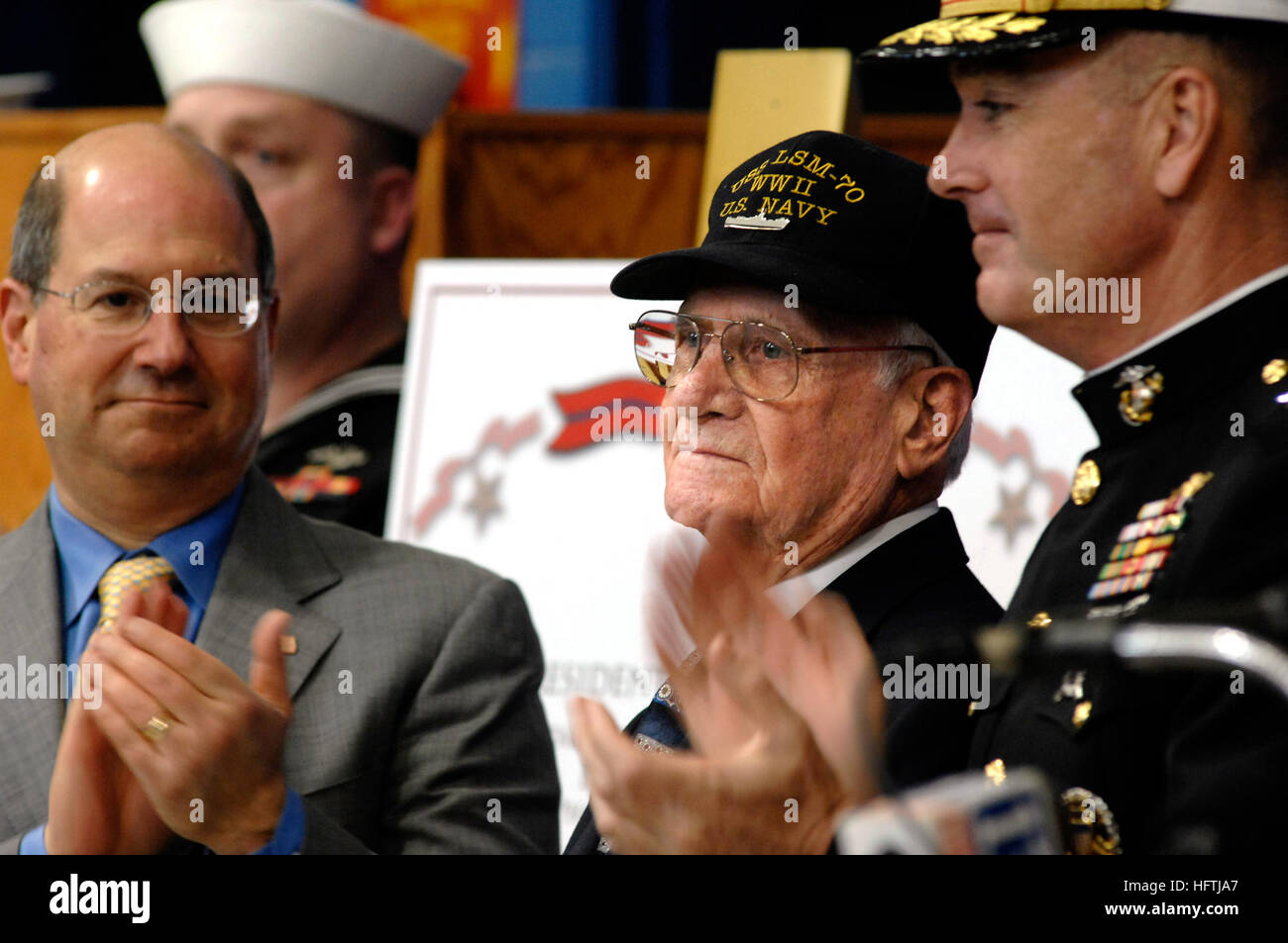Bronze star with combat v hi-res stock photography and images - Alamy