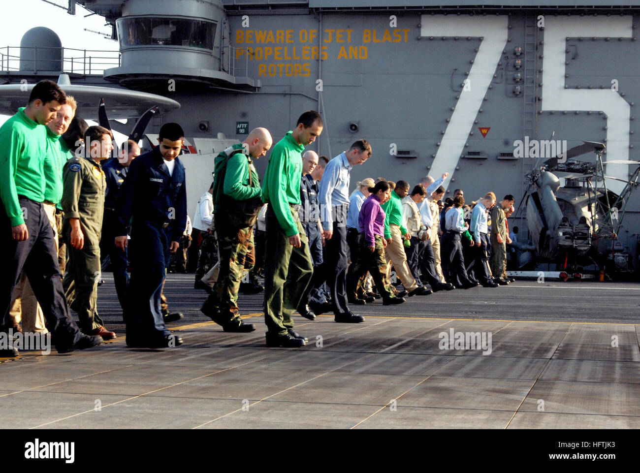 070327-N-8923M-157 ATLANTIC OCEAN (March 27, 2007) - Sailors ...