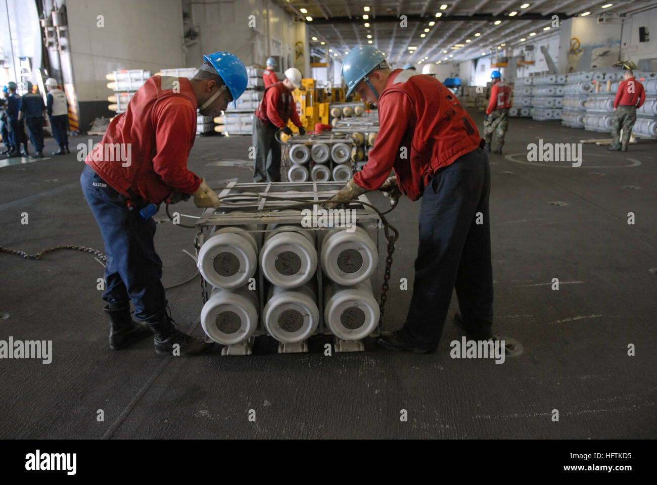 Usns flint t ae 32 hi-res stock photography and images - Alamy