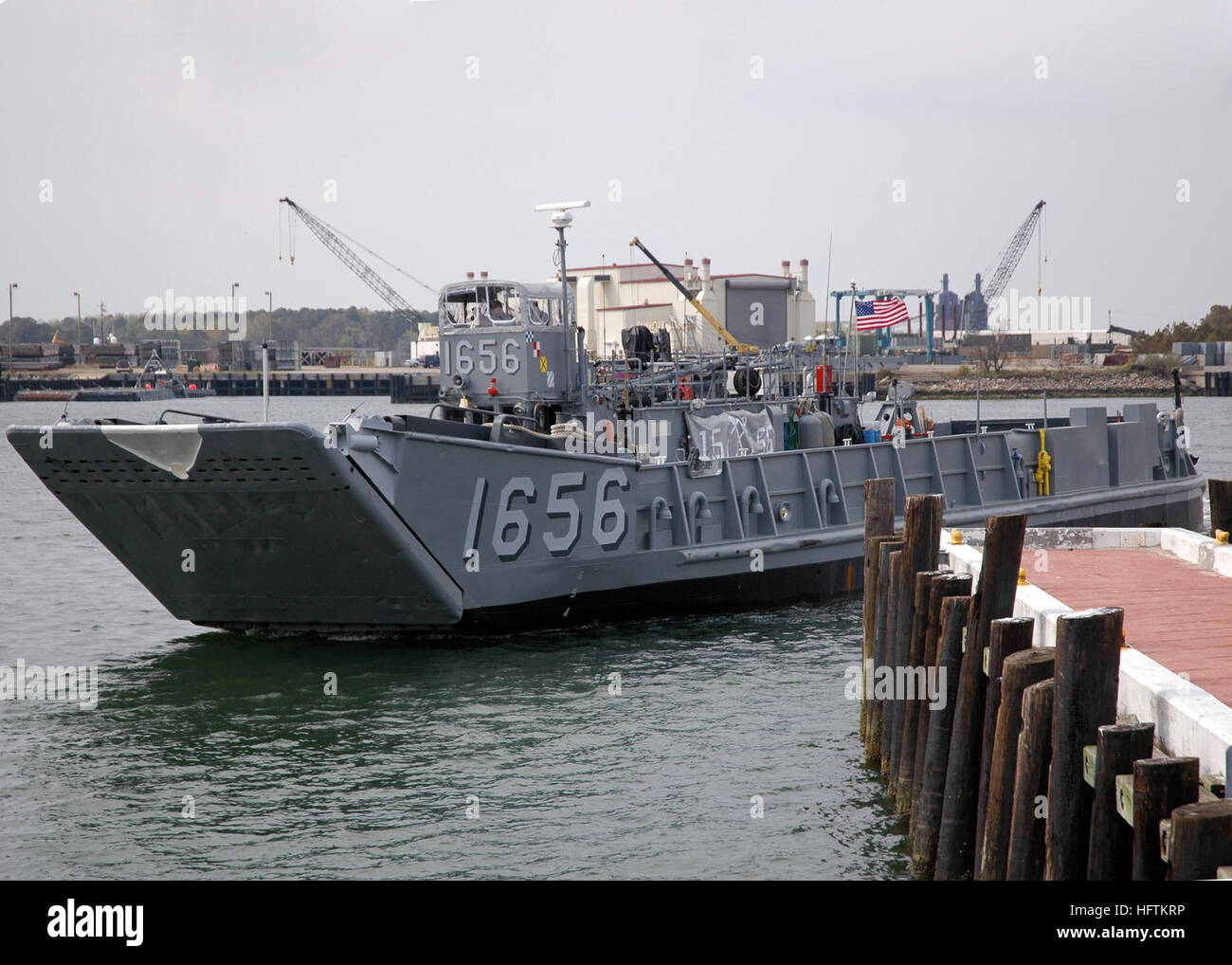Landing Craft Utility 1656 from Assault Craft Unit 2 performs pier side ...