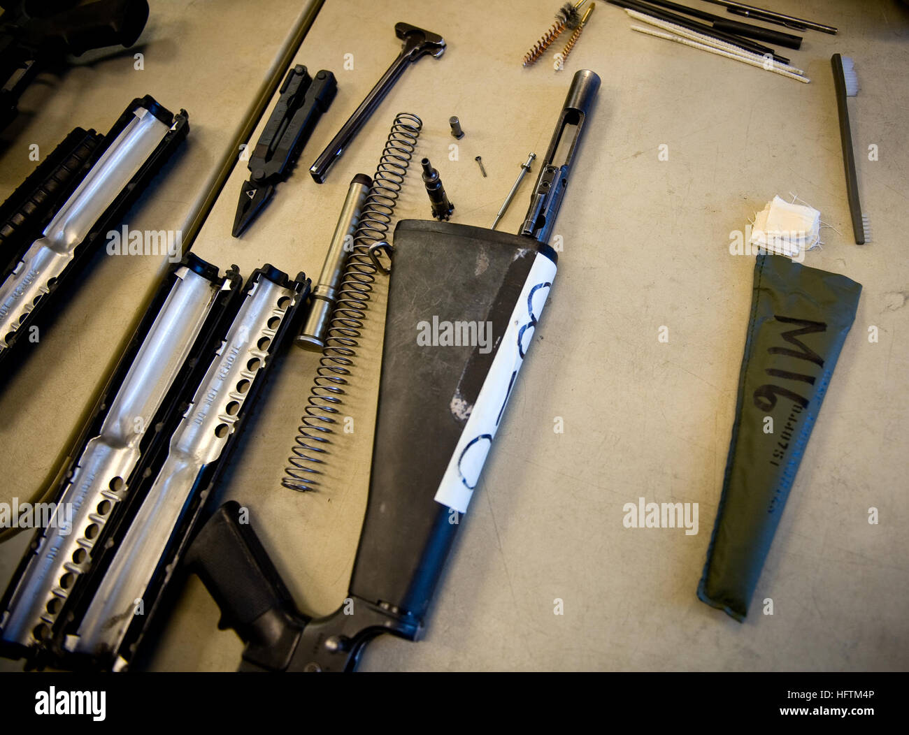 100331-N-6932B-321 FORT JACKSON, S.C. (March 31, 2010) An M-16 rifle is ...