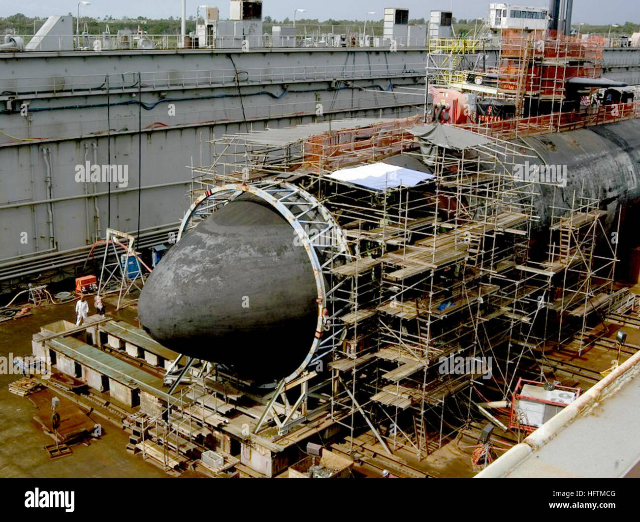 050508-N-0000X-002 Apra Harbor, Guam (May 8, 2005) – The Los Angeles ...