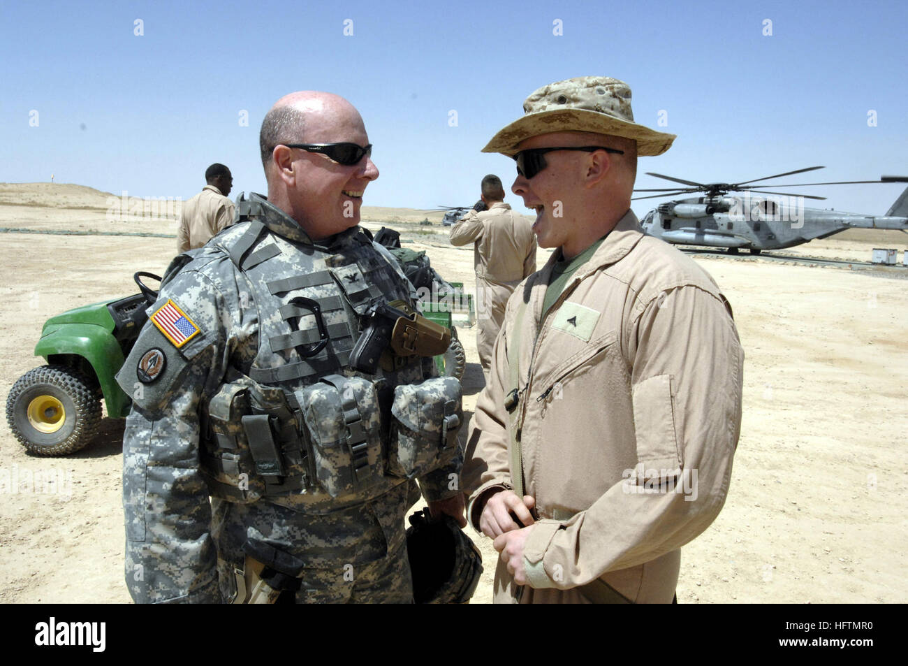 Iraq war marine civilian hi-res stock photography and images - Alamy