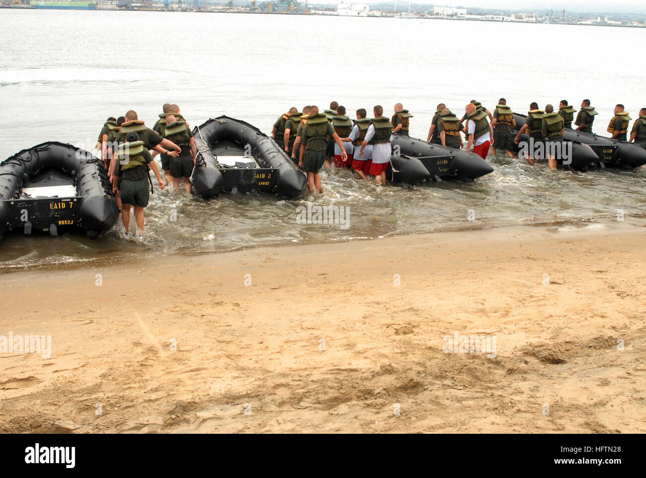Amphibious raid branch of expeditionary warfare training group hi-res ...