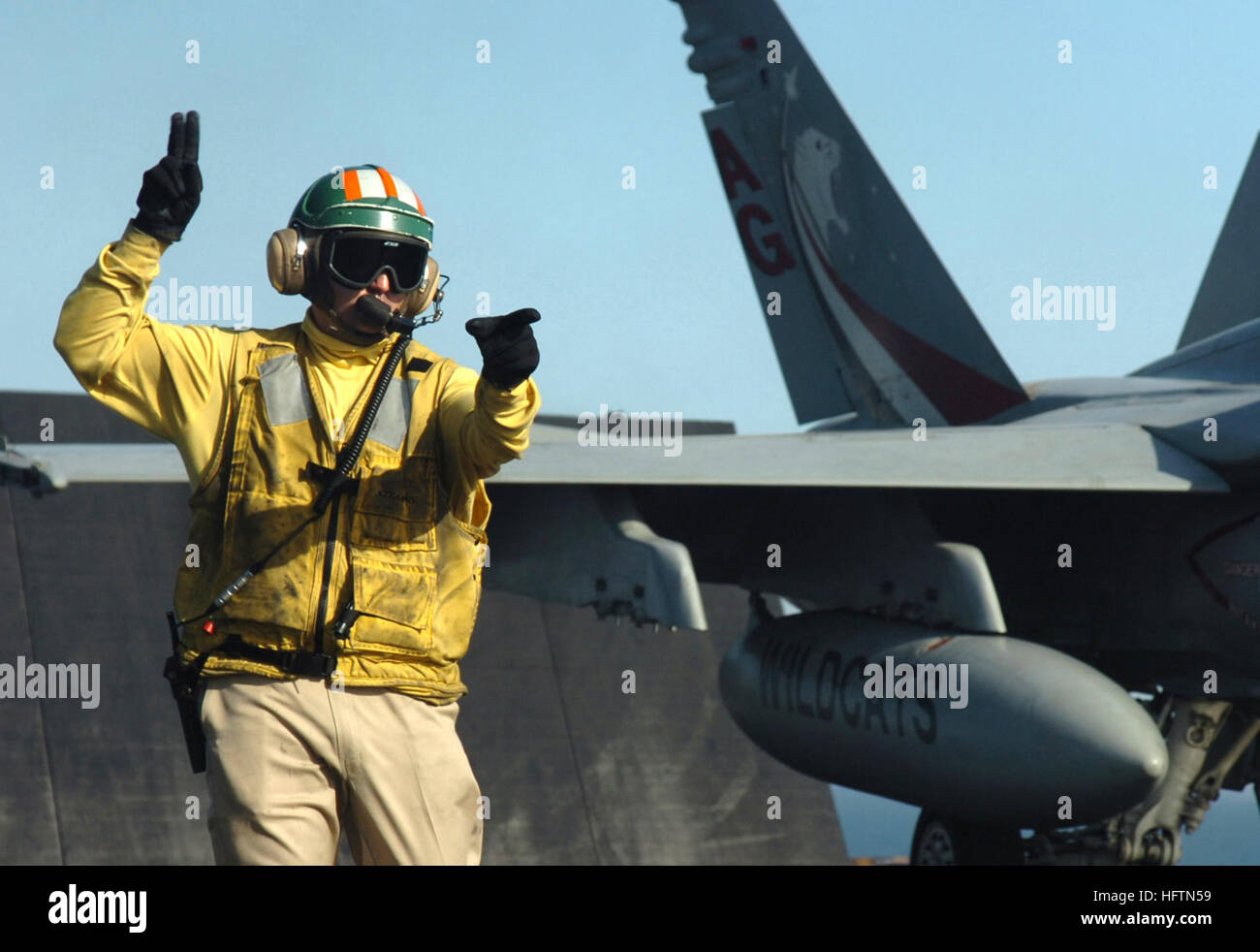 070502-N-8907D-004 RED SEA (May 2, 2007) - Lt. Alejandro Hernandez ...
