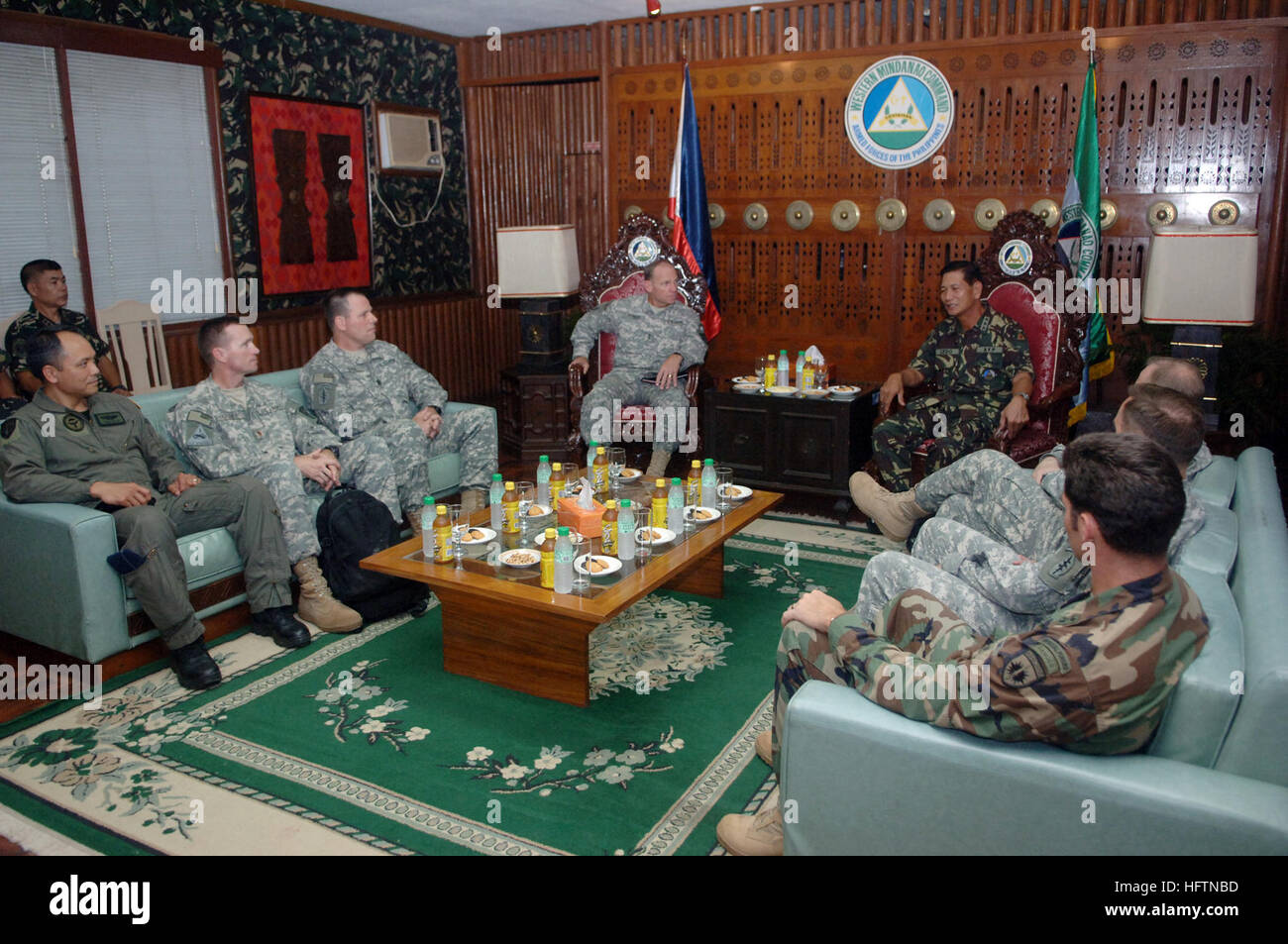 American military operations center hi-res stock photography and images ...