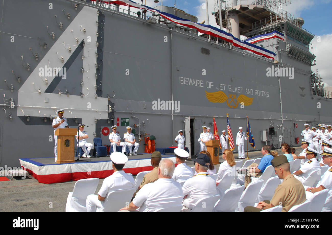 070523-N-9689V-004 PEARL HARBOR (May 23, 2007) - USS Boxer (LHD 4 ...