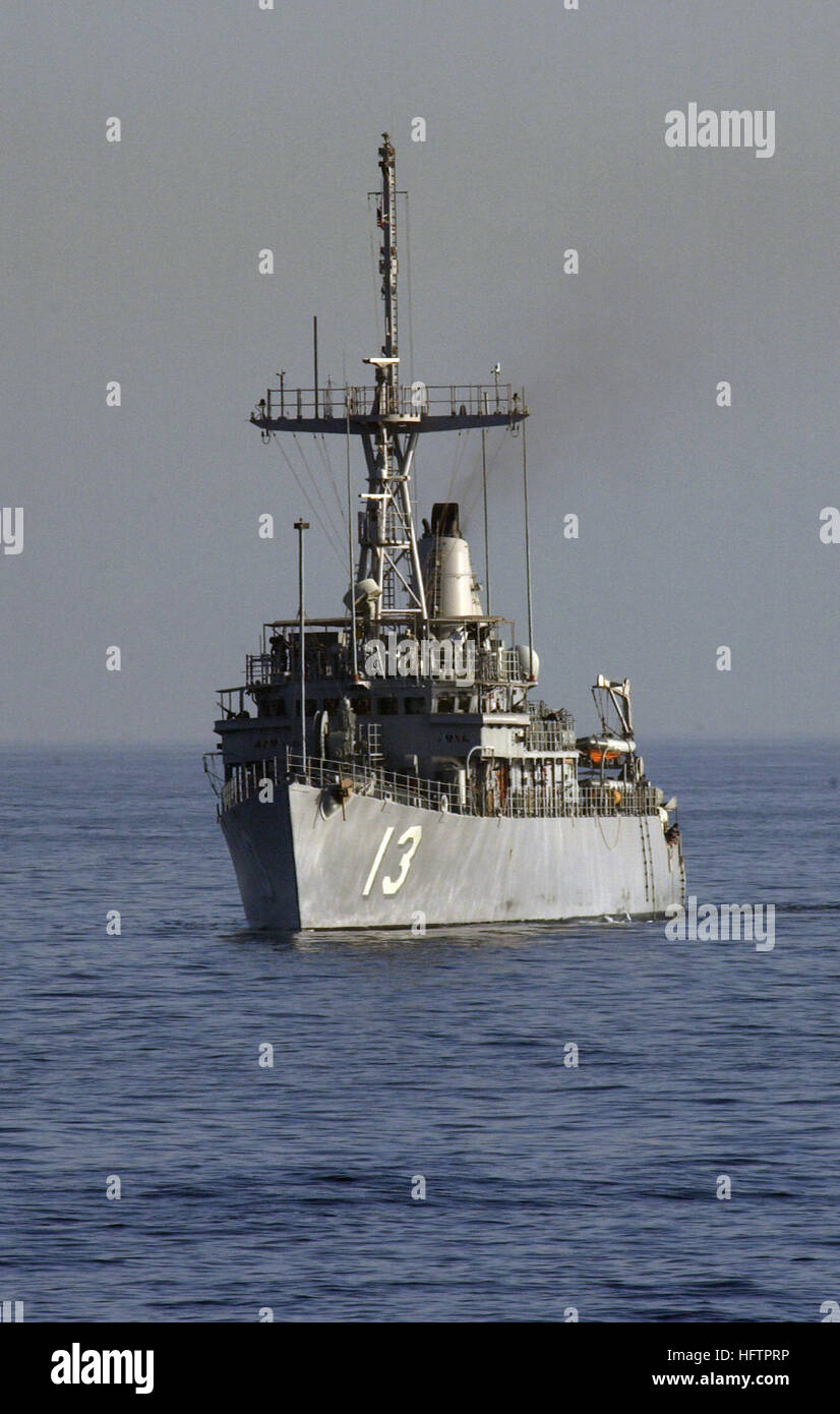 Avenger class mine warfare ship hi-res stock photography and images - Alamy