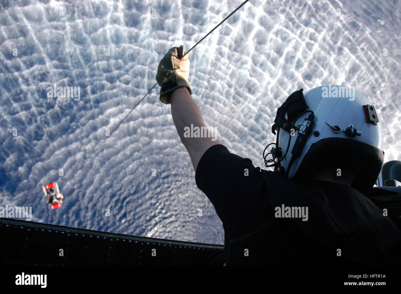 070609-N-5334H-213 PACIFIC OCEAN (June 9, 2007) - Aviation Warfare ...