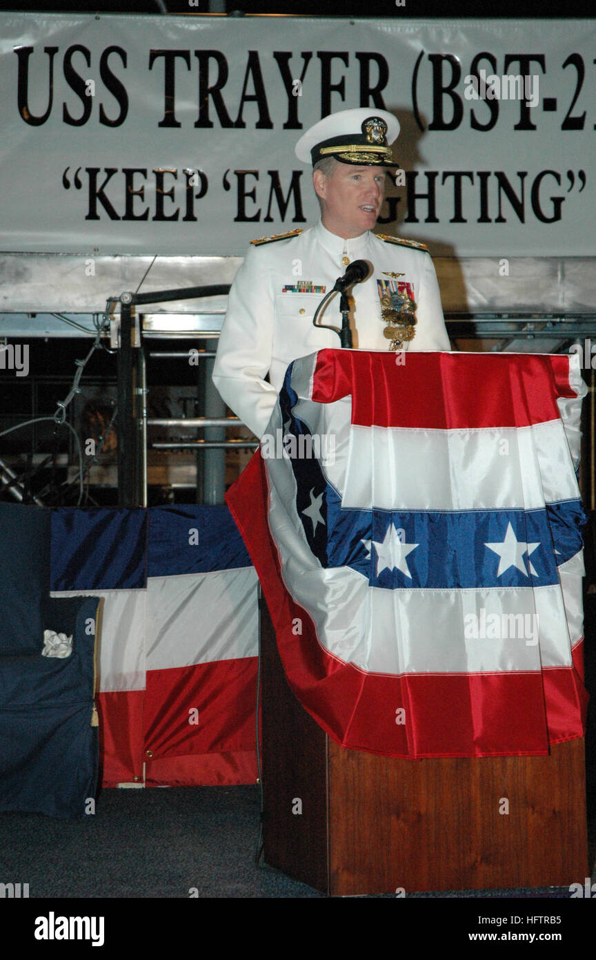 070618-N-8848T-001 GREAT LAKES, Ill. (June 18, 2007) - Vice Chief of ...