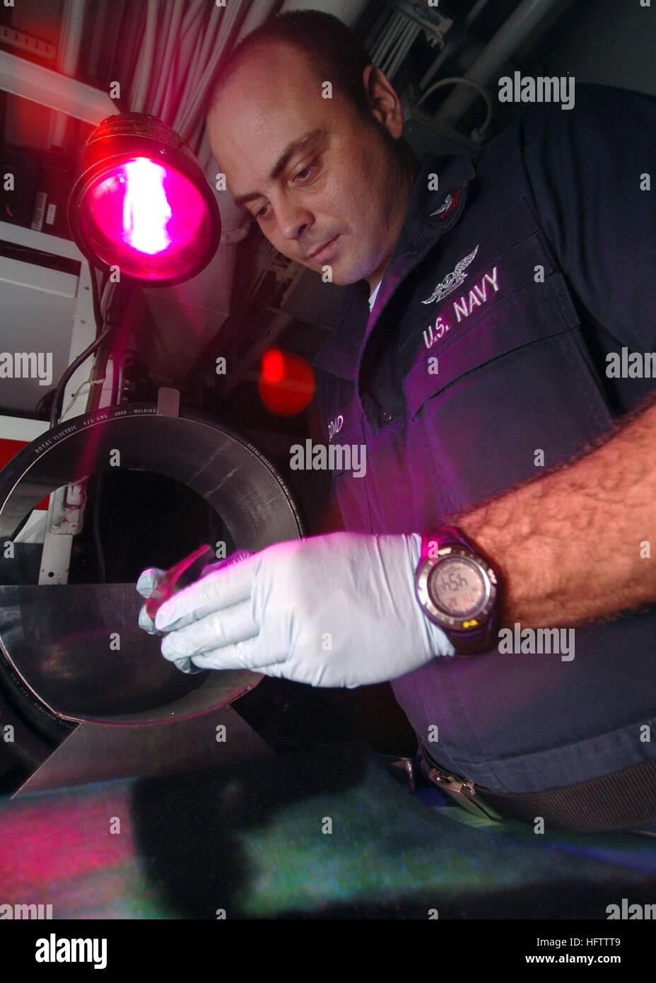 Magnetic particle inspection hi-res stock photography and images - Alamy