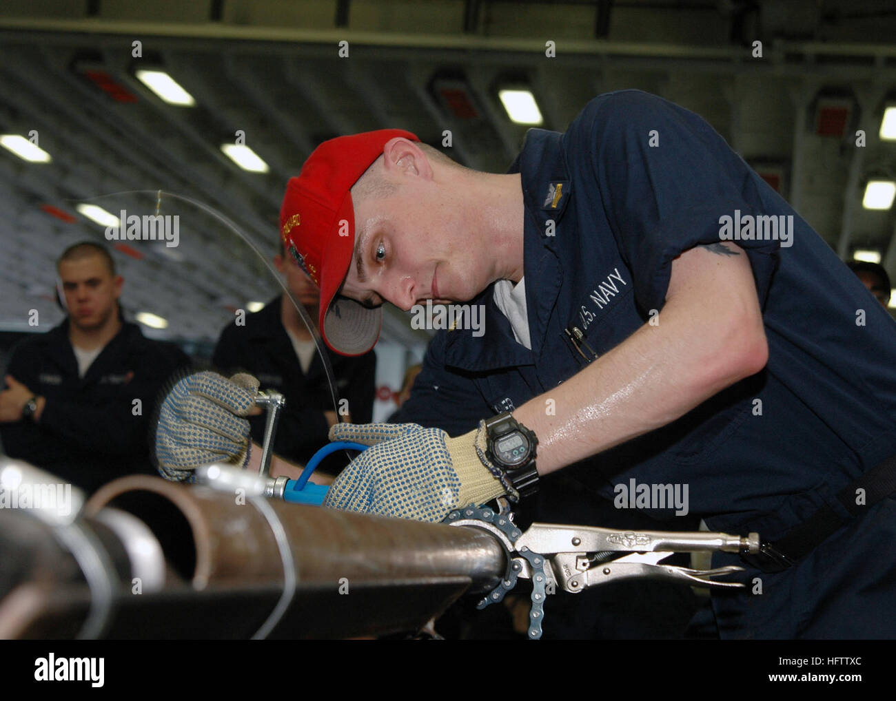 070714-N-1994L-033 PERSIAN GULF (July 14, 2007) - Hull Maintenance ...