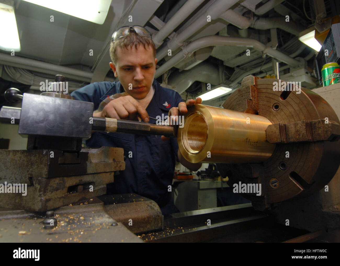 070716-N-1226D-074 PERSIAN GULF (July 16, 2007) - Machinery Repairman ...