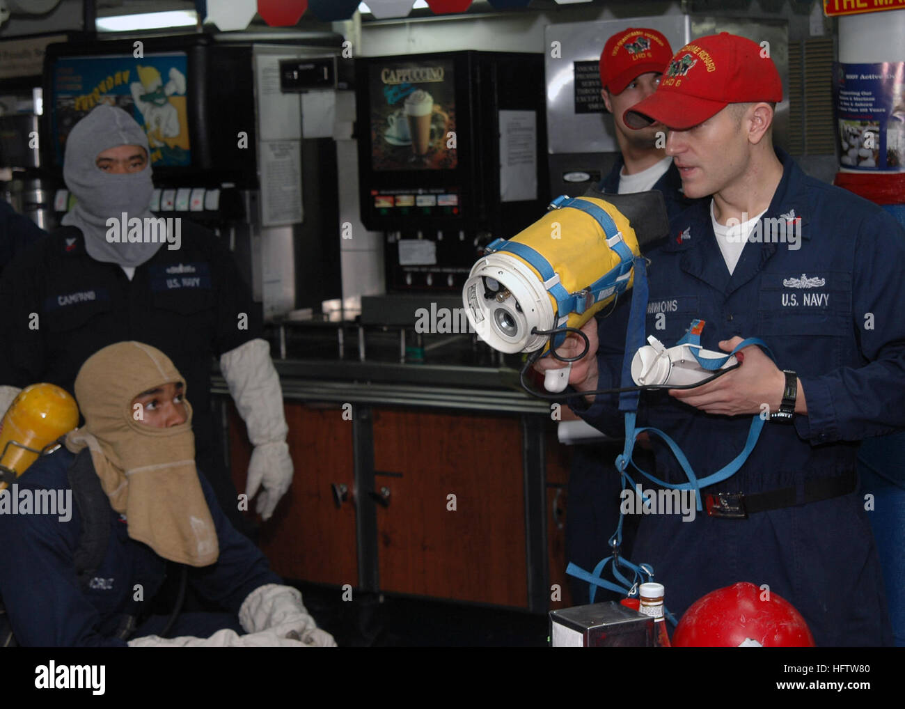 Naval firefighting thermal imager nfti hi-res stock photography and ...