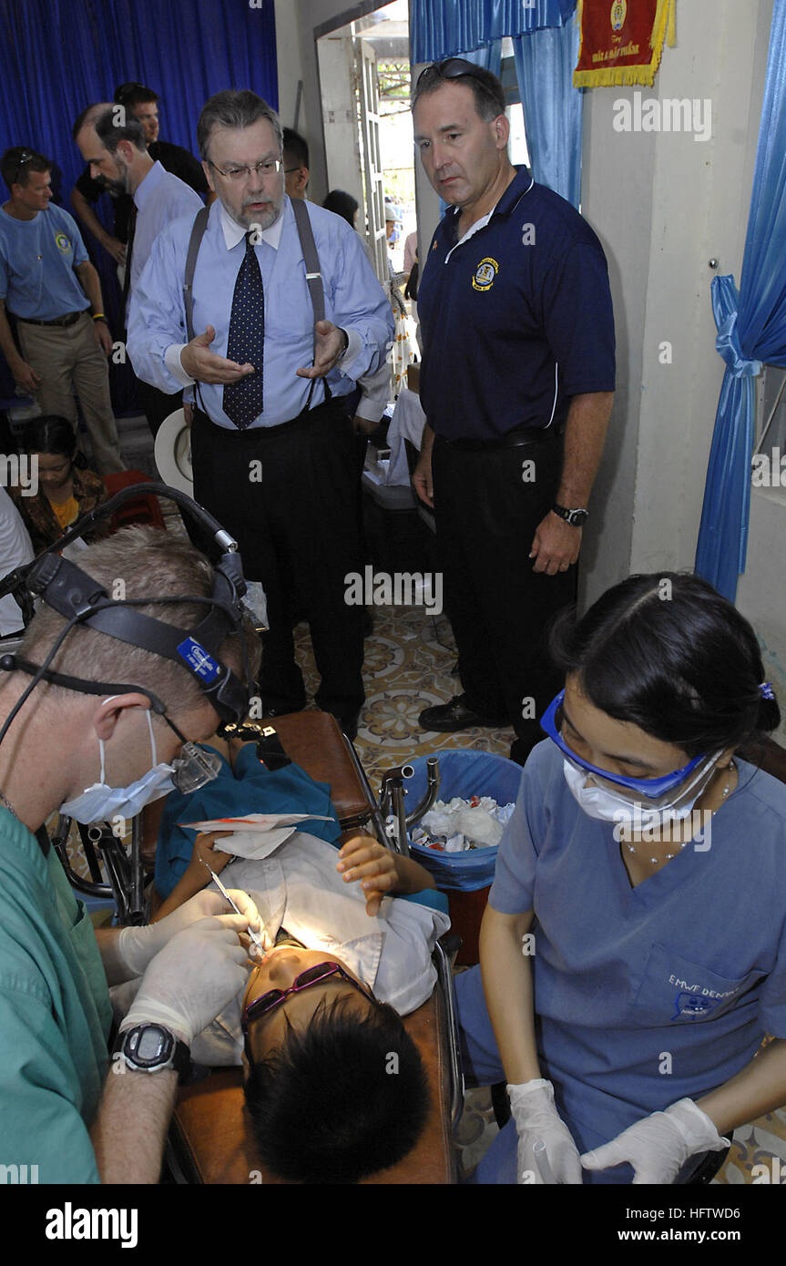 Vietnamese patients hi-res stock photography and images - Alamy
