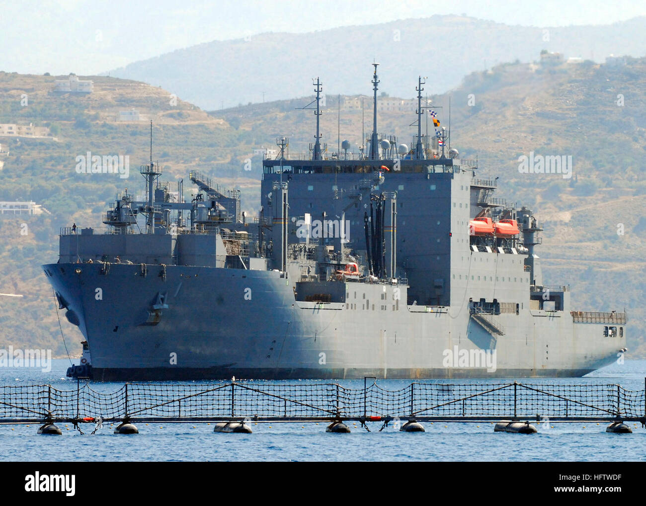 Usns sirius hi-res stock photography and images - Alamy