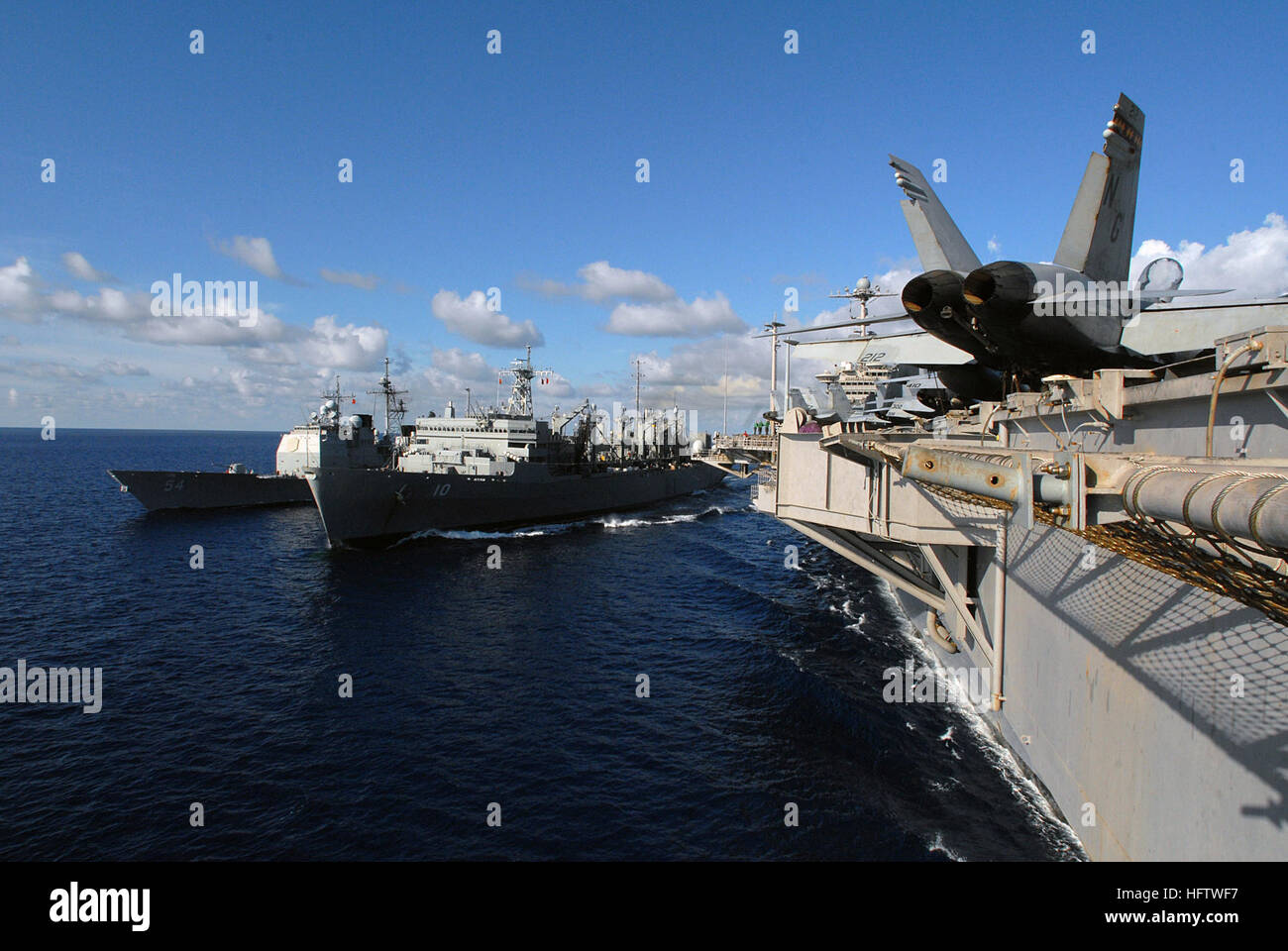 070726-N-3541A-013 PACIFIC OCEAN (July 26, 2007) - Military Sealift Command fast-combat support ...