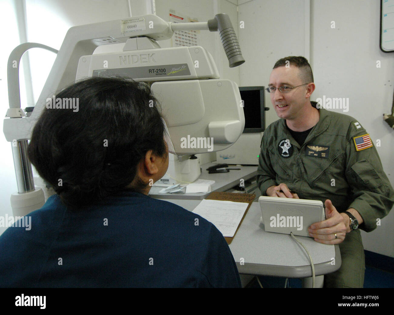 070224-N-7647G-016 PACIFIC OCEAN (Feb. 24, 2007) Ð Lt. Randy Birt ...