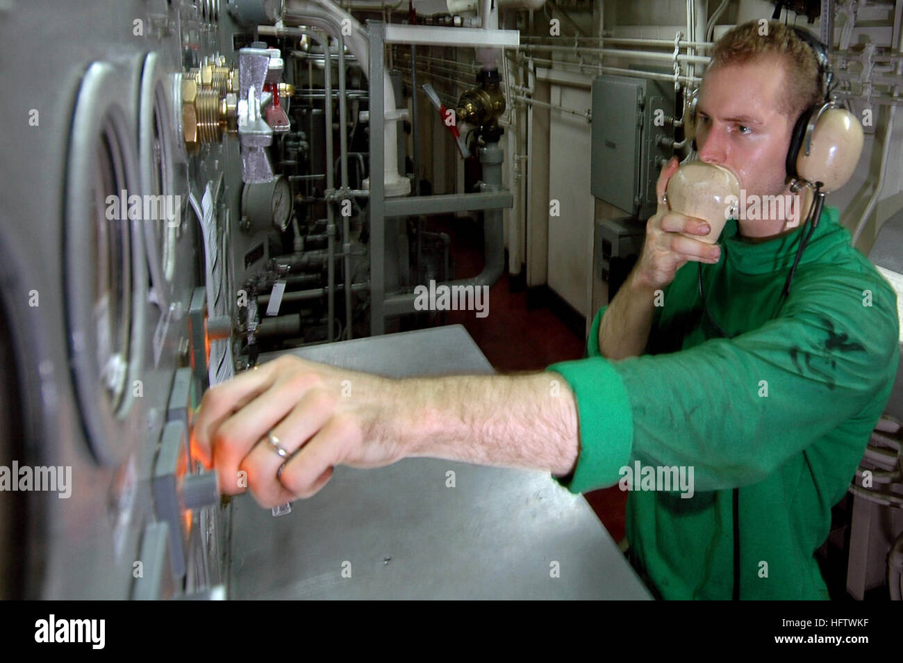 Number 2 catapult hi-res stock photography and images - Alamy