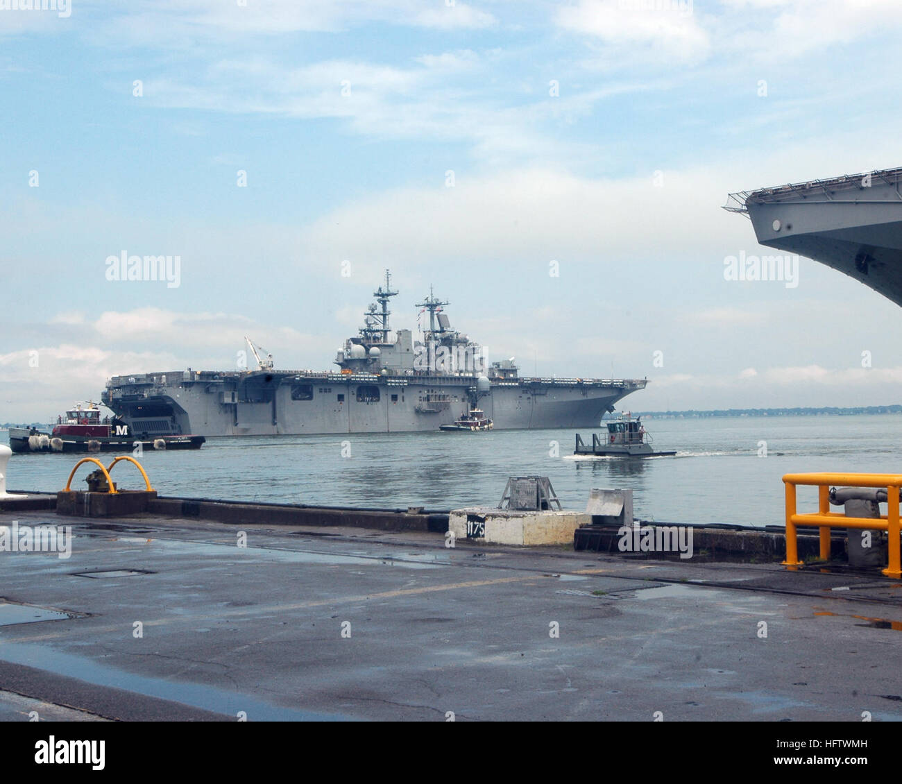 Amphibious assault ship USS Kearsarge (LHD 3) departs Naval Station ...