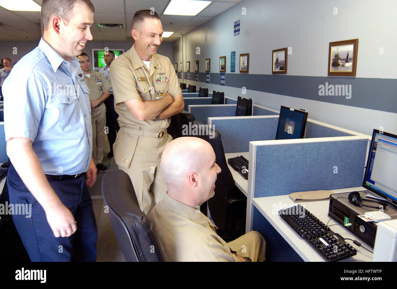 Naval submarine support center hi-res stock photography and images - Alamy