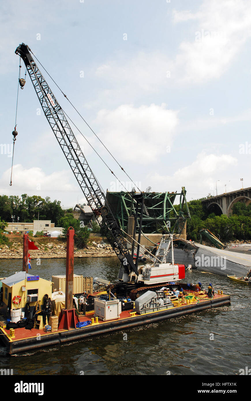 Mobile crane support hi-res stock photography and images - Alamy