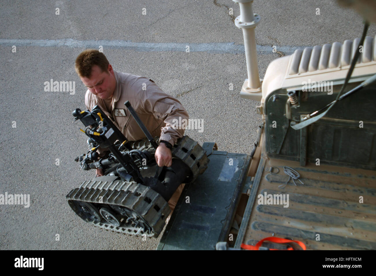 Us military humvee in iraq hi-res stock photography and images - Alamy