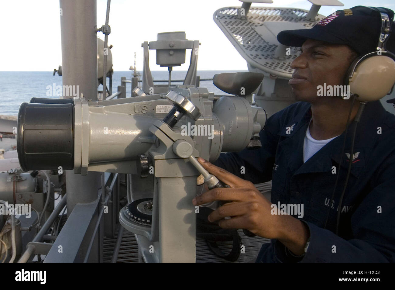 Uss kitty hawks cv 63 bridge hi-res stock photography and images - Alamy
