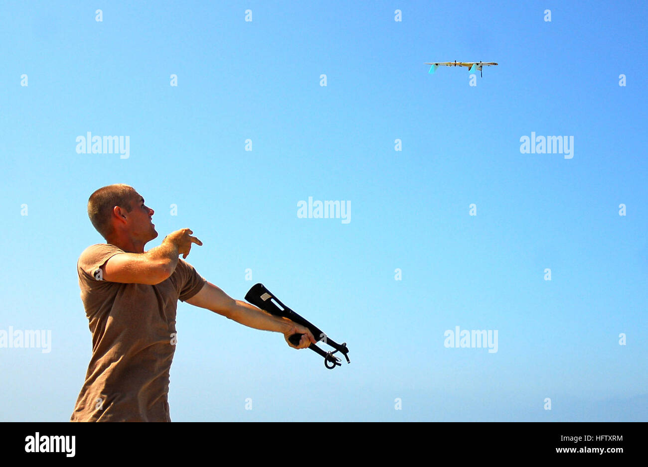 070820-N-4774B-052 SAN DIEGO (Aug. 20, 2007) - Operations Specialist ...