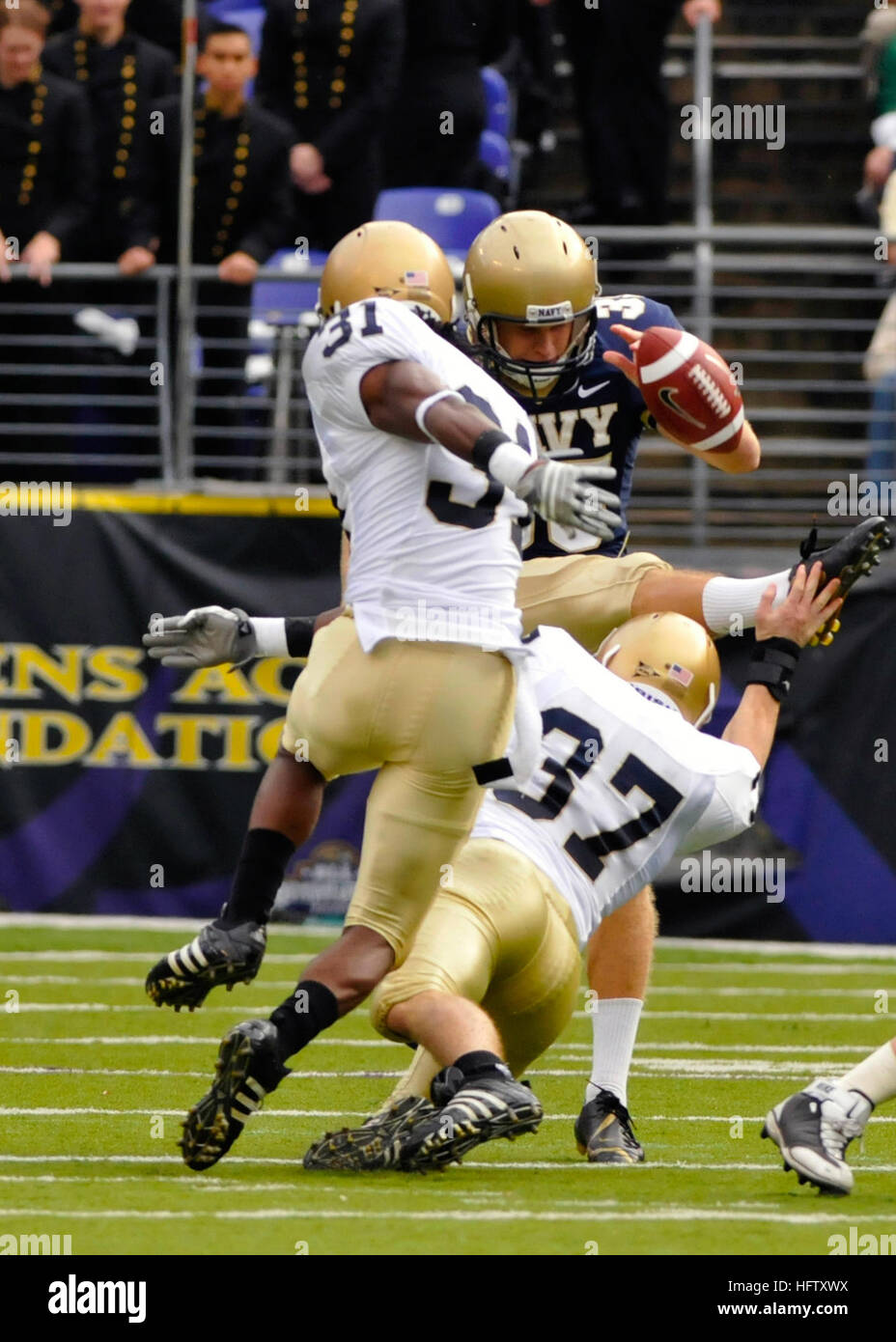 Notre dame stadium crowd hi-res stock photography and images - Alamy