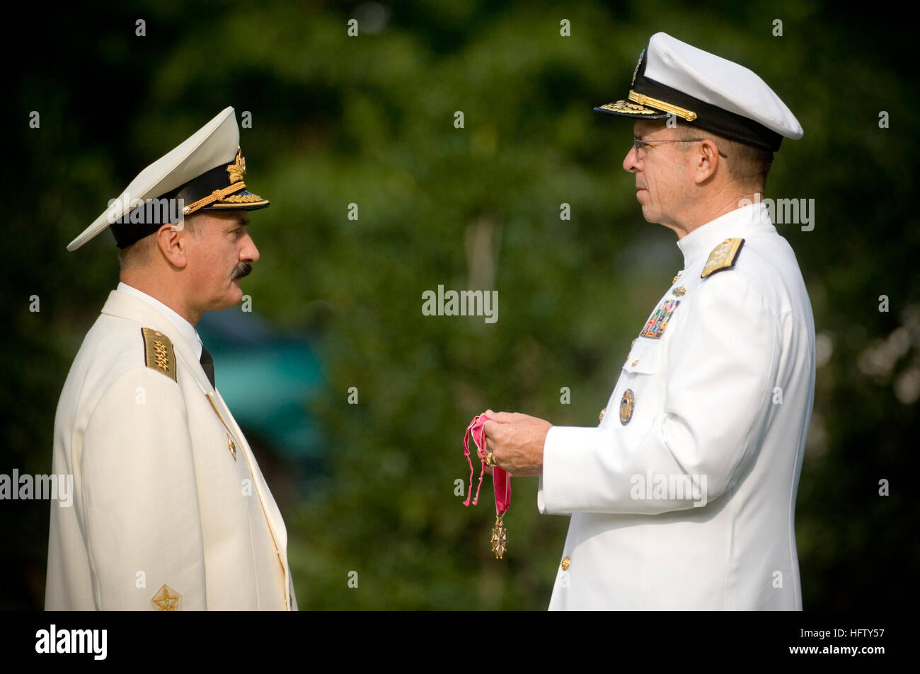 070824-N-0696M-109 WASHINGTON (Aug. 24, 2007) - Chief of Naval ...