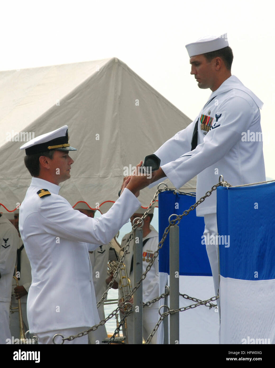 Uss safeguard ars 50 hi-res stock photography and images - Alamy