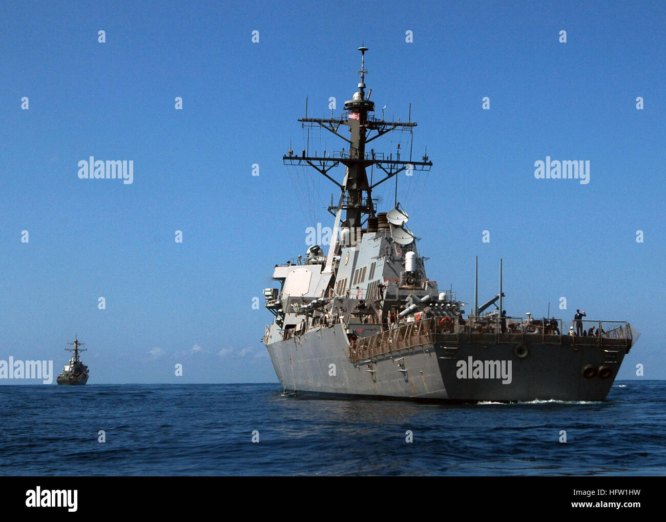 The guided missile destroyer uss stout ddg 55 hi-res stock photography ...