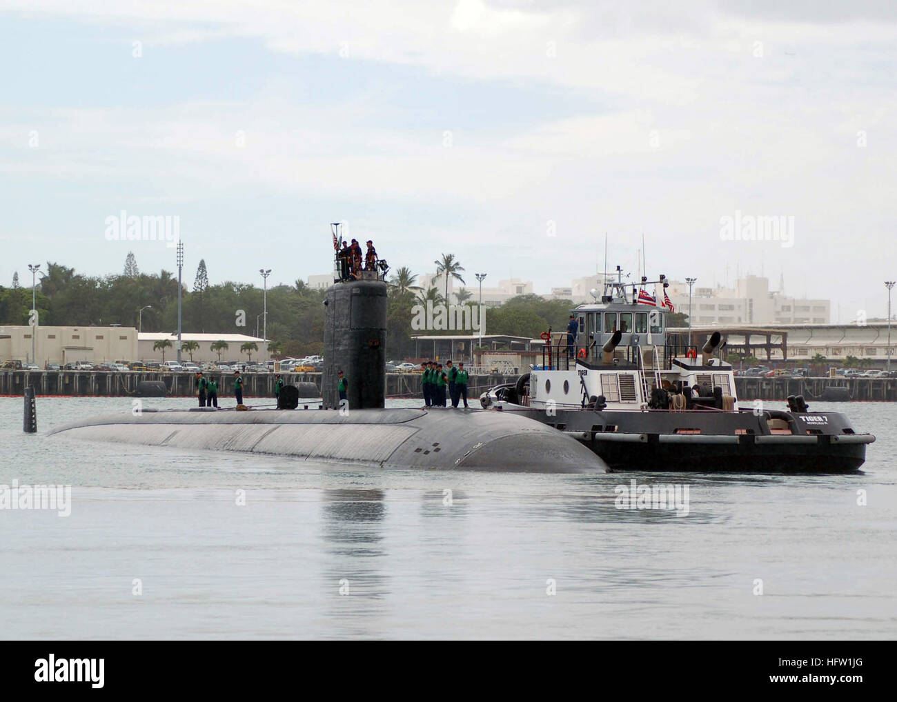Los Angeles Class Submarine Uss Greeneville Ssn 772 High Resolution ...