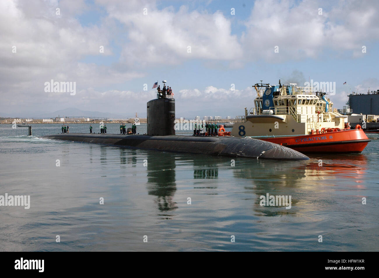 071016-N-9404C-001 SAN DIEGO (Oct. 16 2007) - Los Angeles-class attack ...