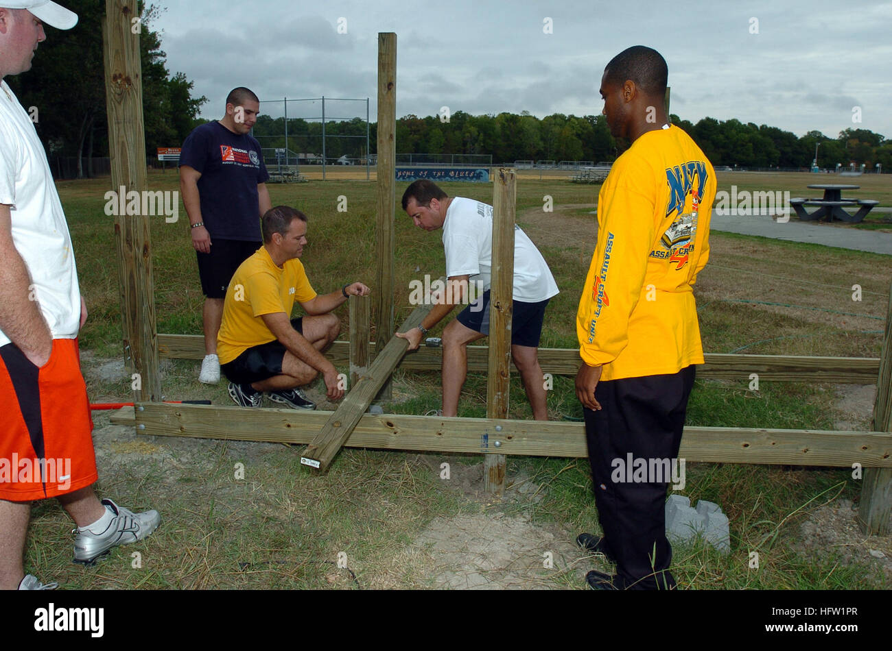 071019-N-1082Z-016 VIRGINIA BEACH, Va. (Oct. 19, 2007) - Sailors ...