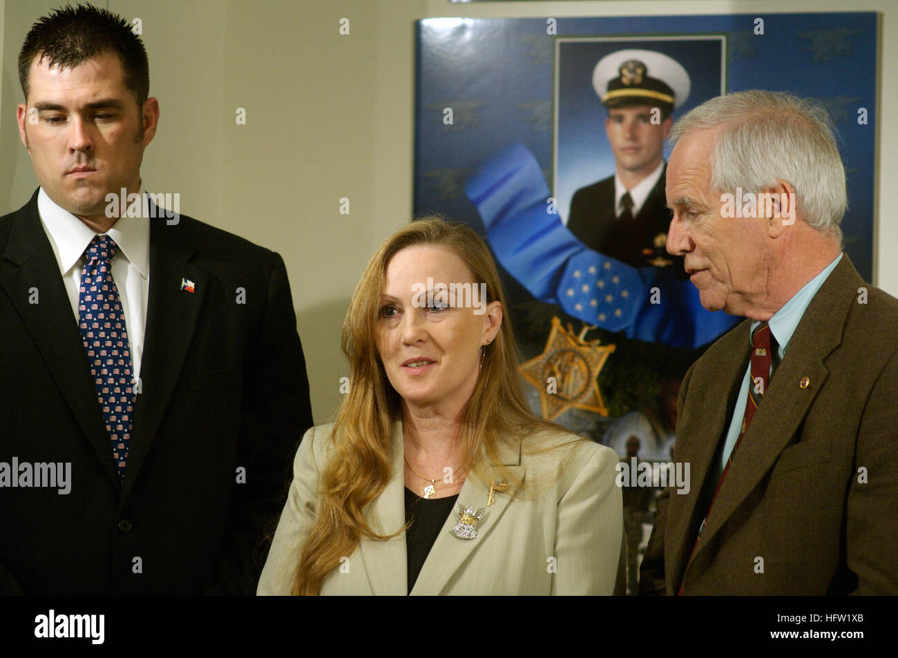 071023-N-5319A-067 WASHINGTON (Oct. 23, 2007) - Navy SEAL Marcus ...