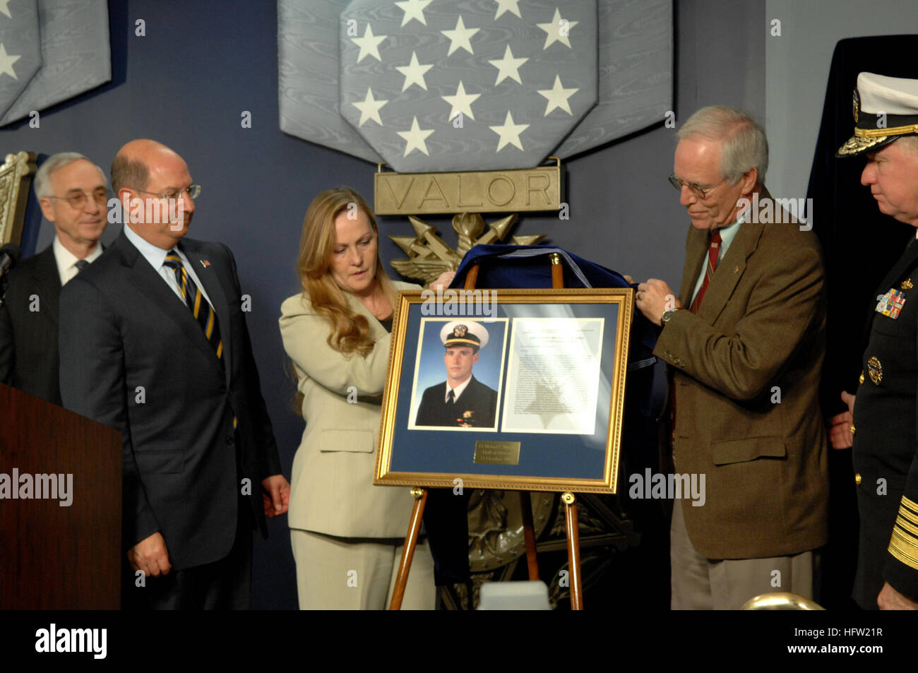 Pentagon military armed forces service war hi-res stock photography and ...