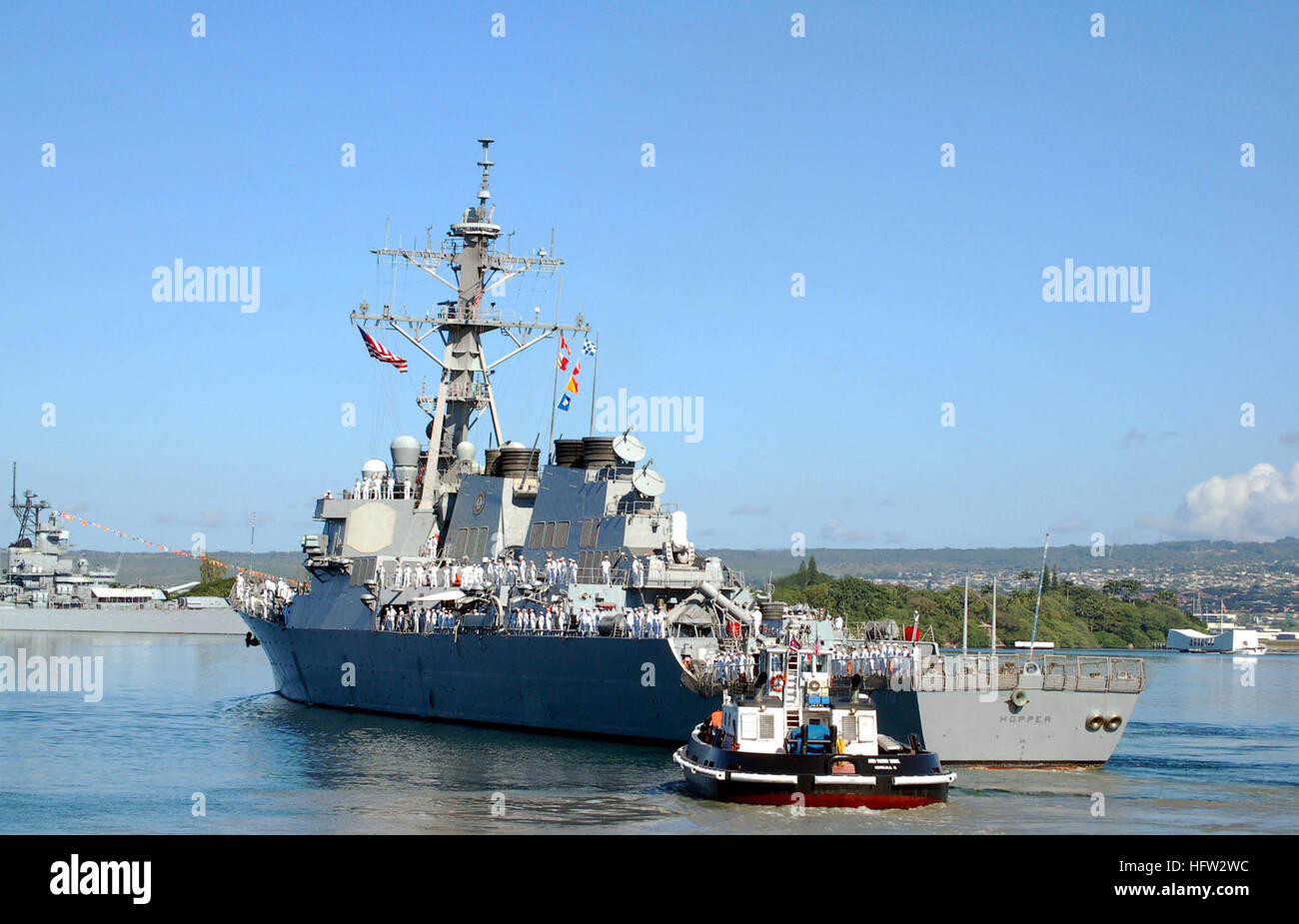 Guided missile cruiser uss hopper cg 70 High Resolution Stock ...