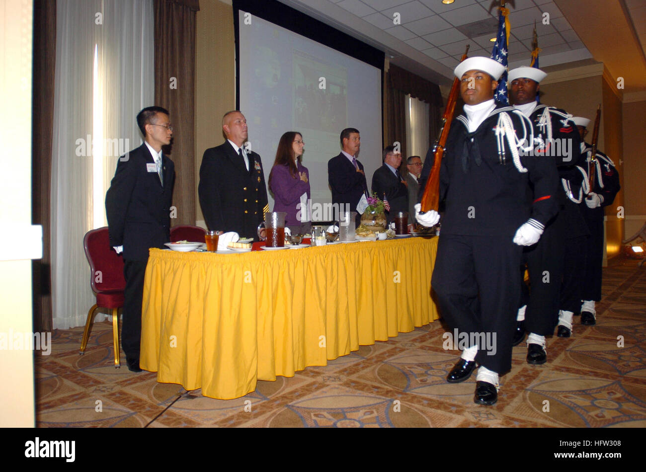 071114-N-6676S-007 NORFOLK, Va. (Nov. 14, 2007) Members of Naval ...