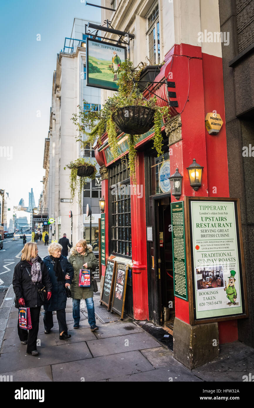 The tipperary public house hi-res stock photography and images - Alamy