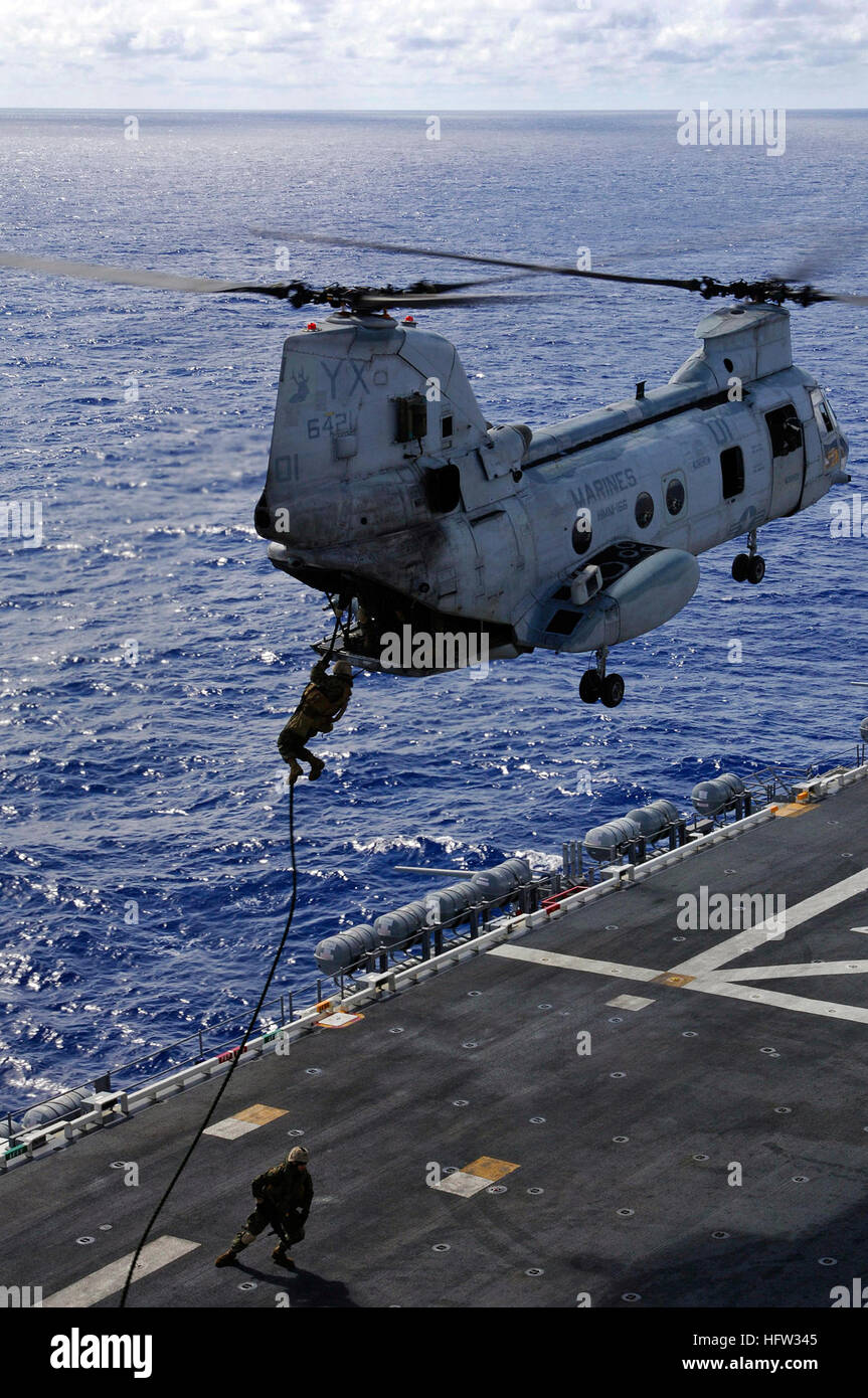 Marines from Recon Platoon, 1st Battalion, 5th Marines, 11th Marine ...