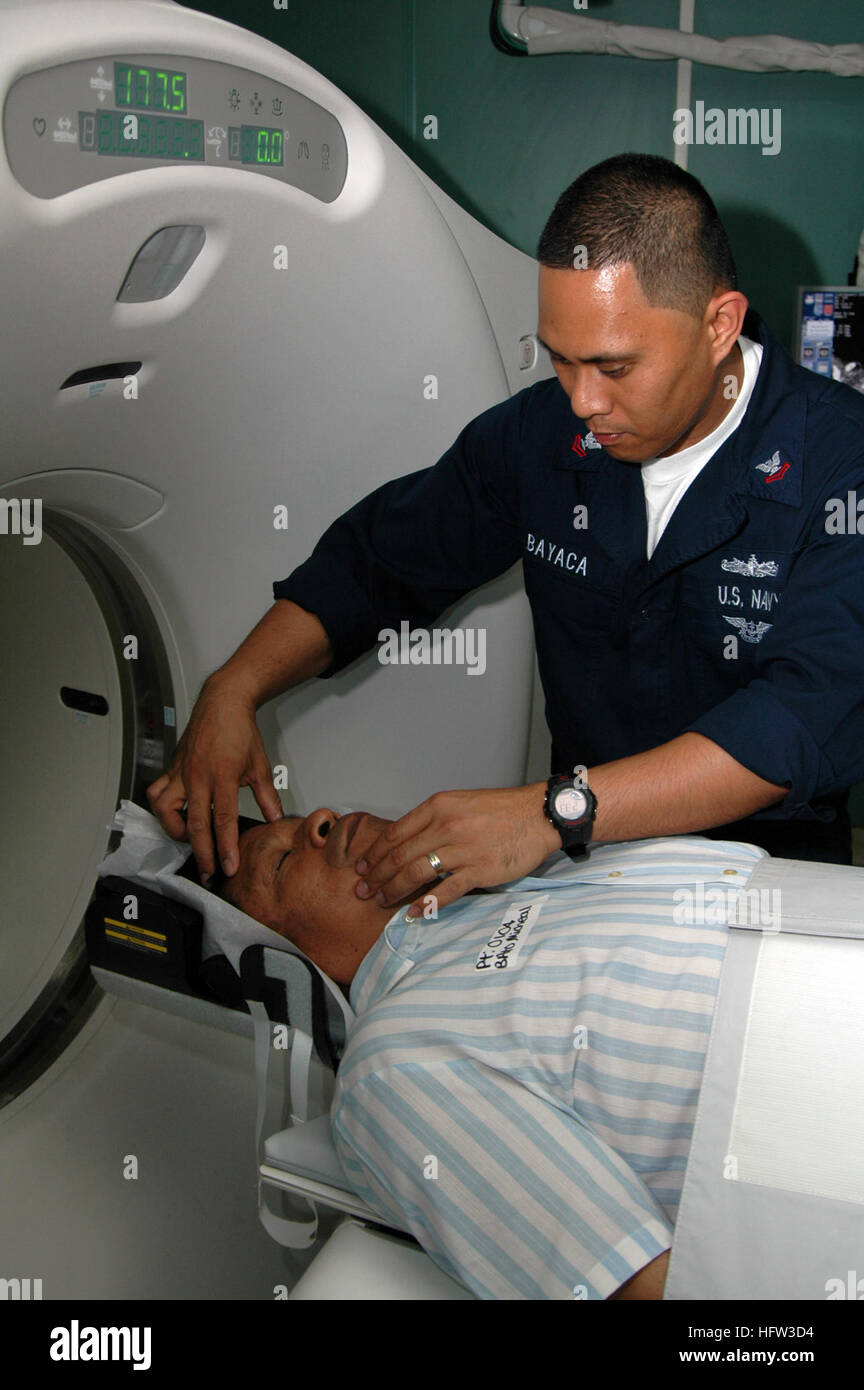 2006 us navy corpsman hi-res stock photography and images - Alamy
