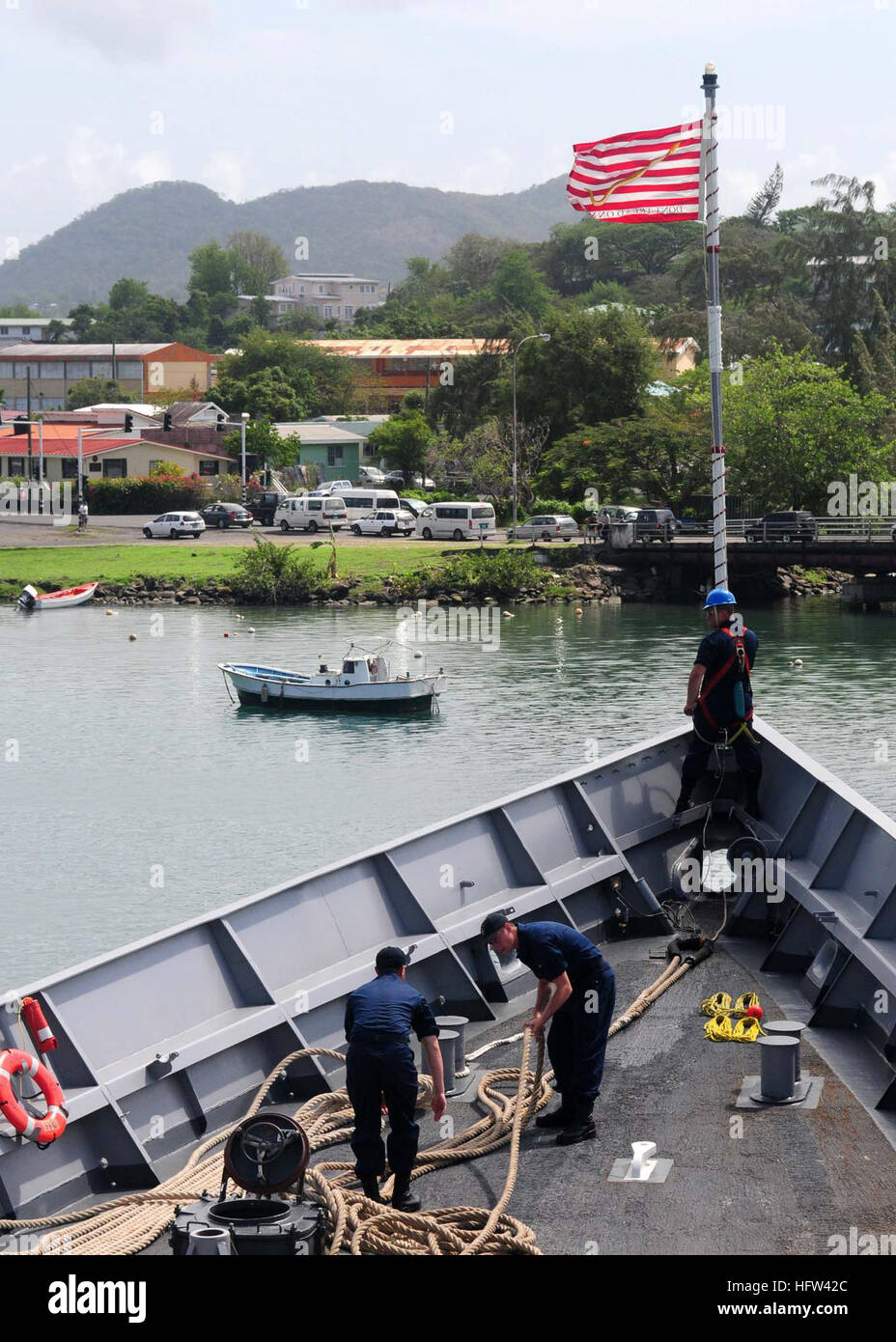 U s navy released uss klakring ffg 42 hi-res stock photography and ...