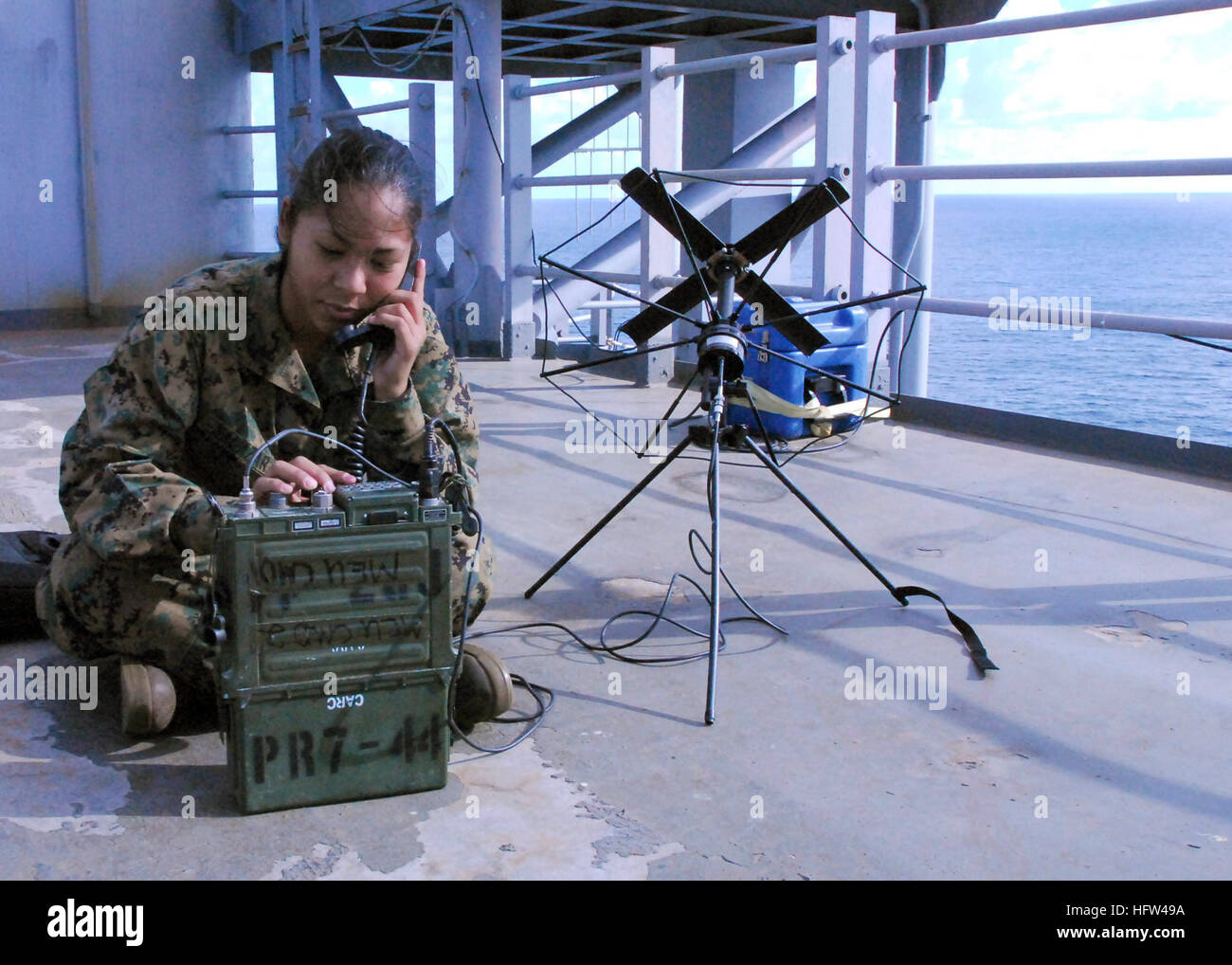 Marine Expeditionary Unit member uses PRC-117 radio and SATCOM antenna ...