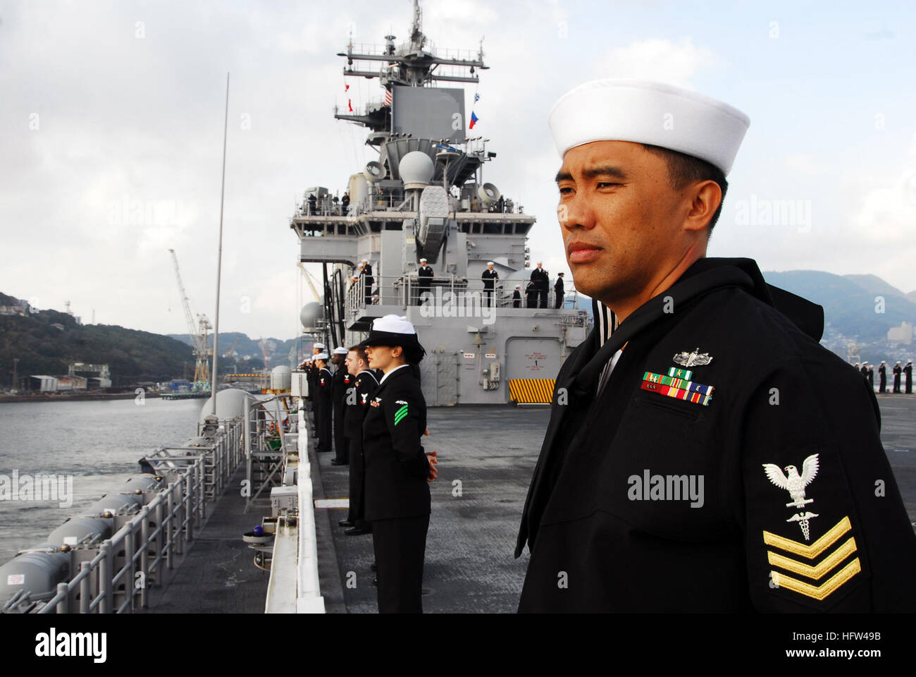 USS ESSEX, At Sea -- Hospital Corpsman 1st Class (SW) Wyeth S. Daniel ...