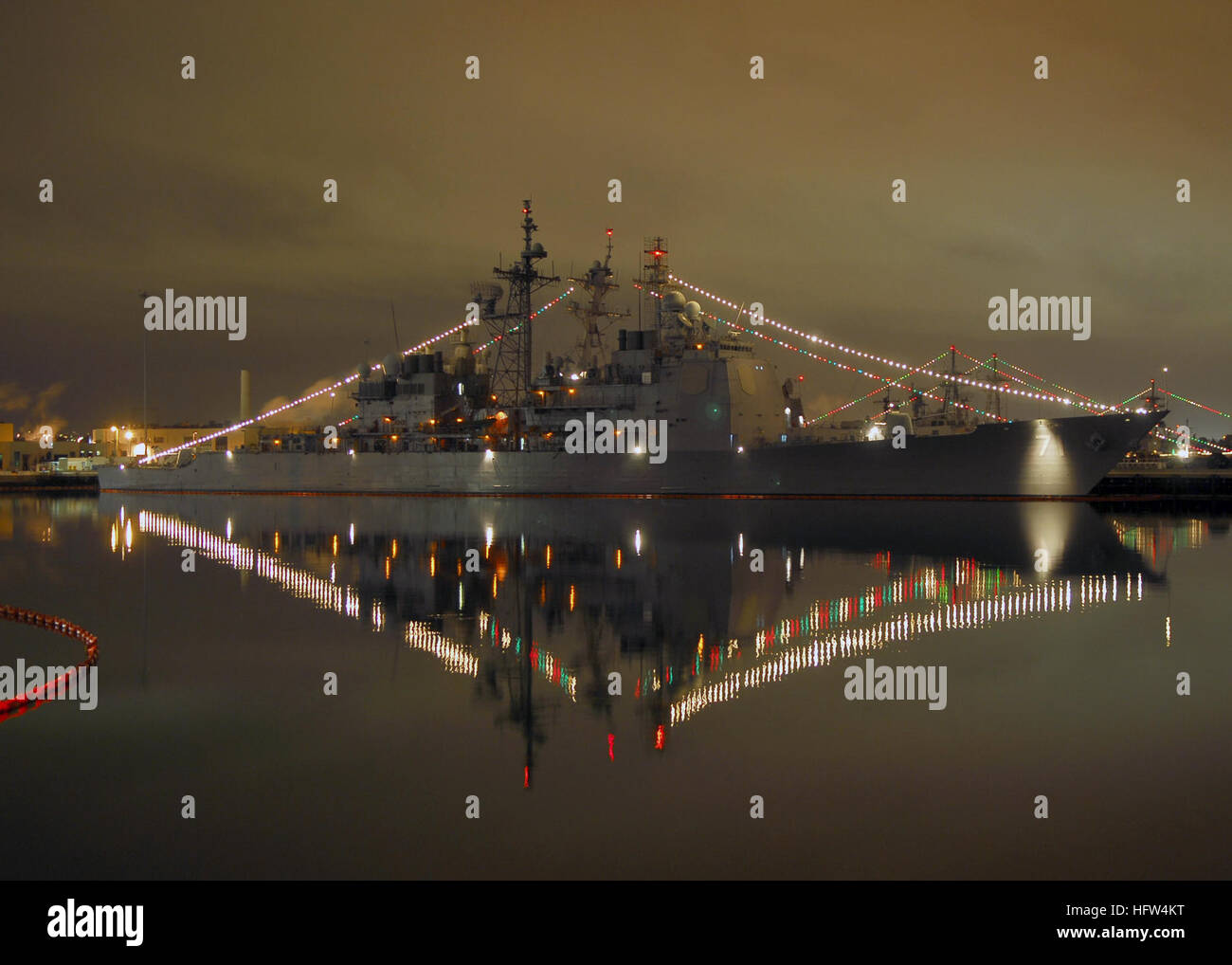 Guided missile cruiser uss cape st george cg 71 hi-res stock ...